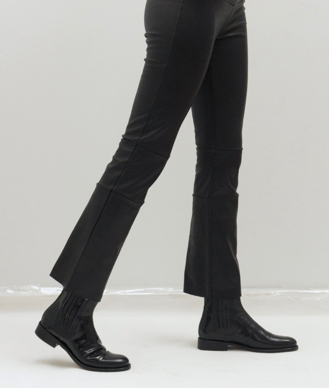 Unleather (Vegan) Cropped Bootlegging – Daryl K